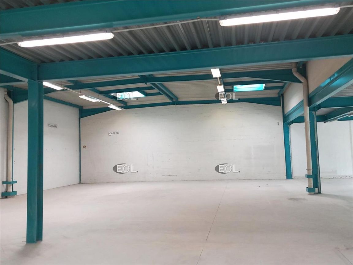 Location local d'activité Tremblay-en-France - Accès RER B et A104 ...