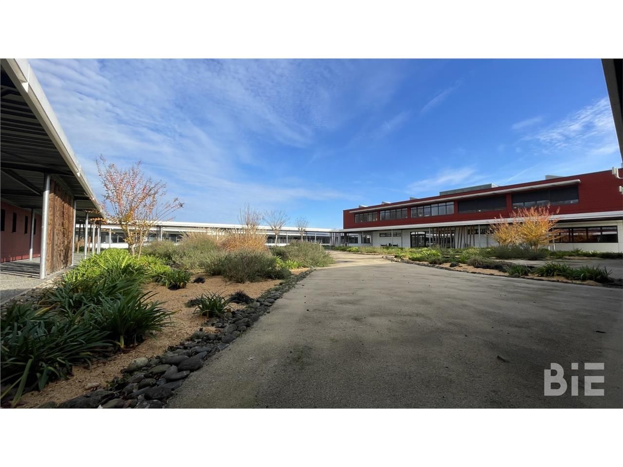 Location bureaux Ibos - Proche autoroute A64 et aéroport - Geolocaux