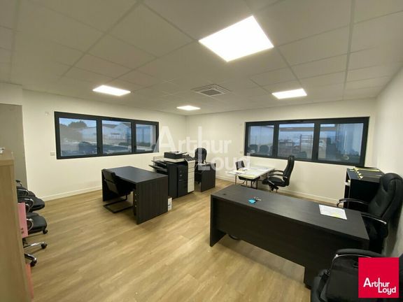 Local d'activité à louer Rennes - Route de Lorient - 2120 m² - Geolocaux