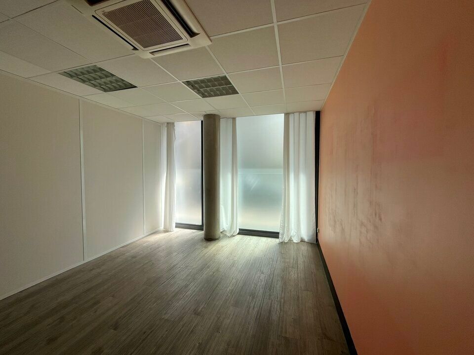 Local commercial à louer Lyon 7 - Transports en commun - Geolocaux