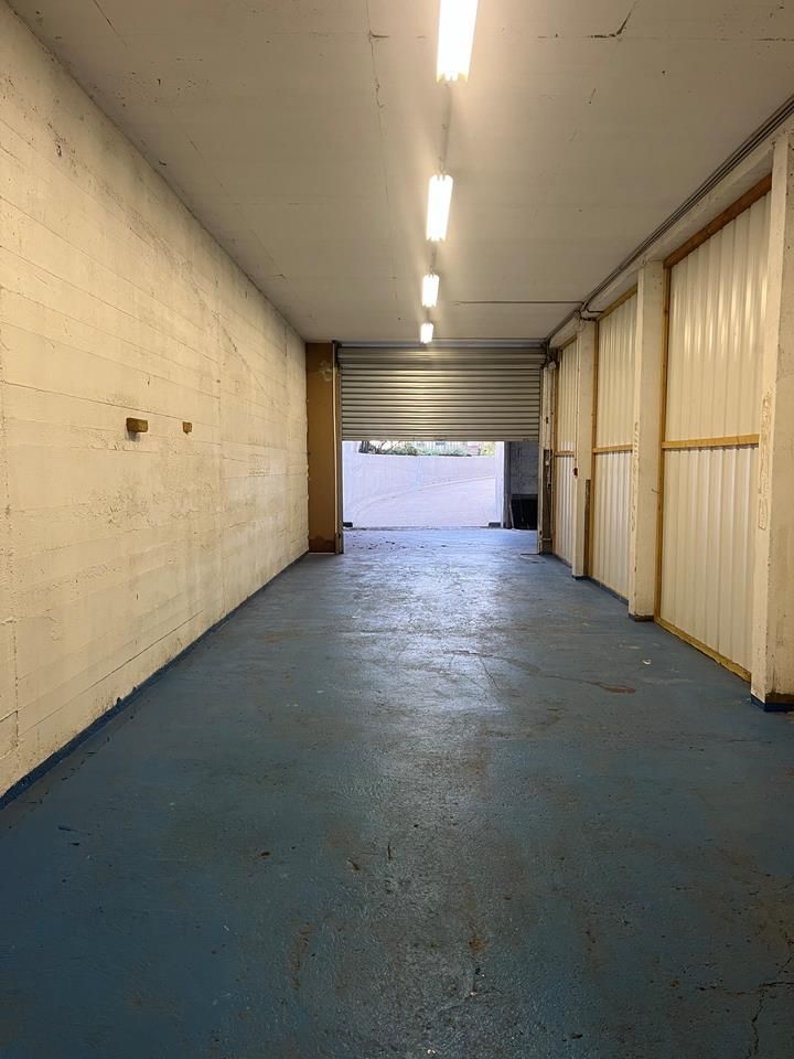 Location entrepôt 60m² Issy-les-Moulineaux (92130) - Geolocaux