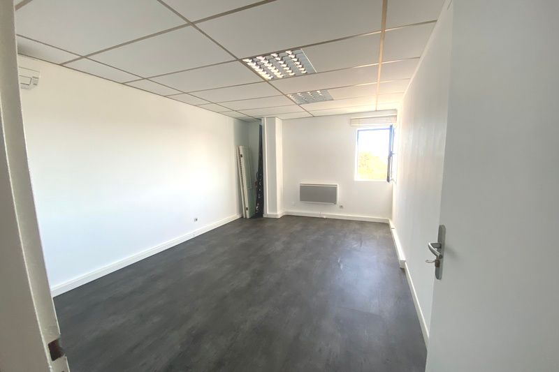 Location bureau Lattes - Proche autoroute A9 et tramway - Geolocaux