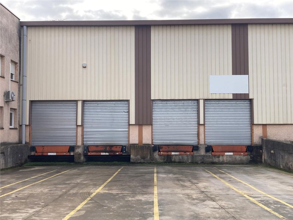 Location entrepôt Flassans-sur-Issole - Proche A8 et A57 - Geolocaux